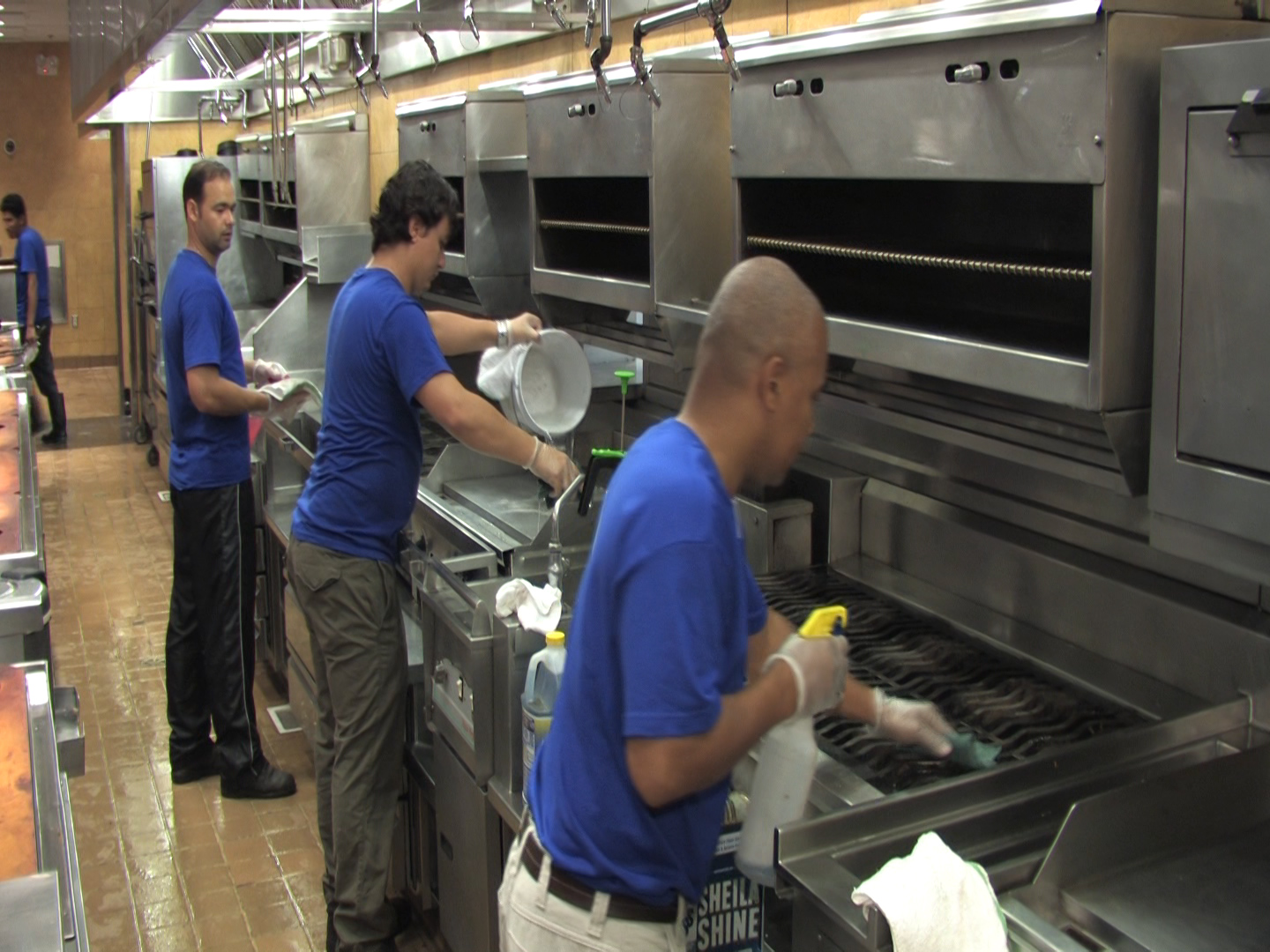 6 Tips for Commercial Kitchen Maintenance - 2024 Guide - G For Games