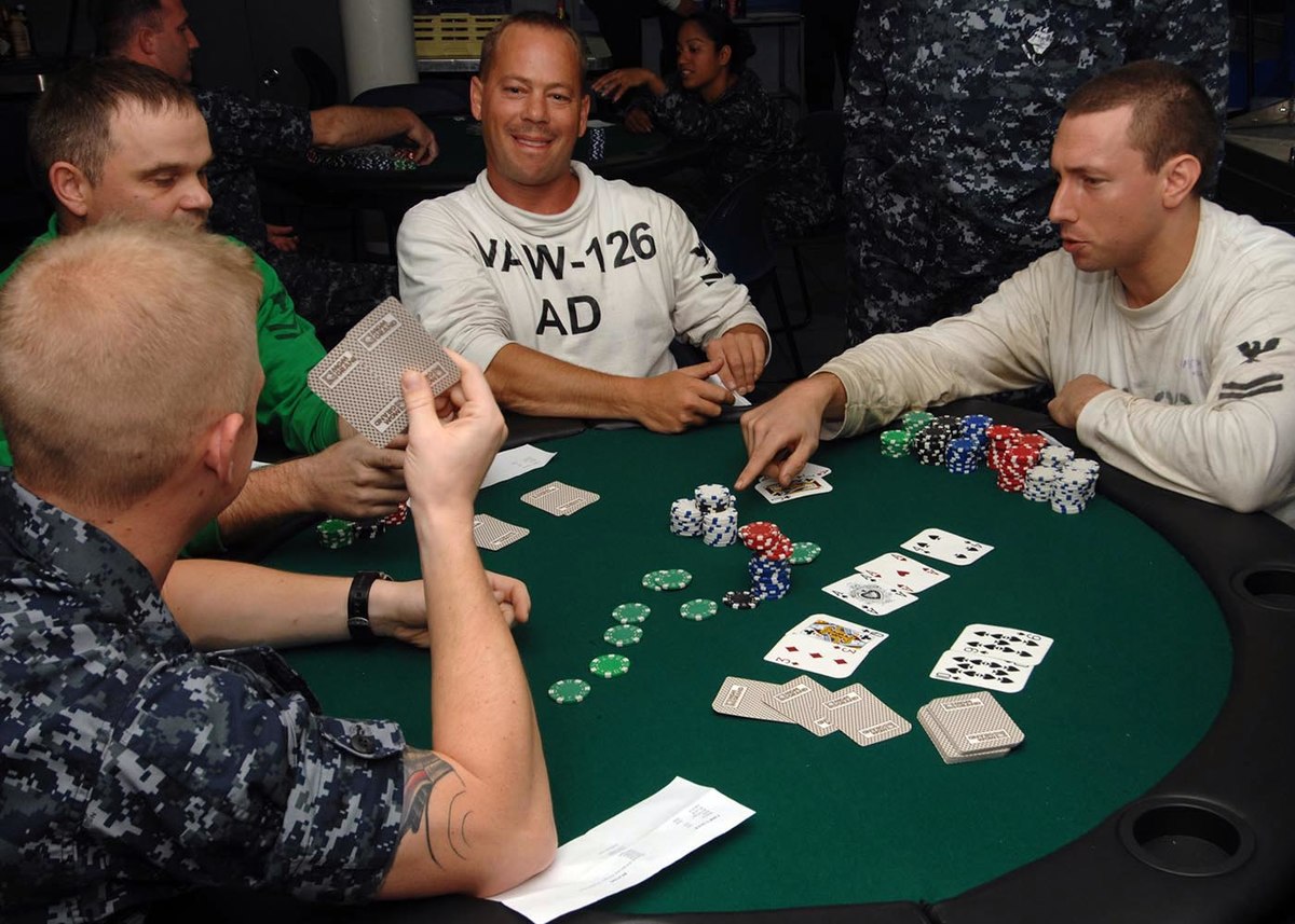 How Deal with Trash Talking Poker Players - 2024 Guide - G For Games