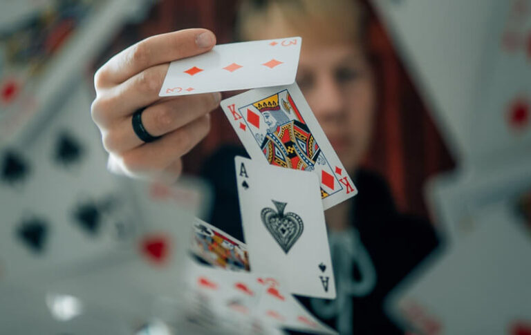 The Freecell Card Game ─ Combining Relaxation With Mental Sharpness - G ...